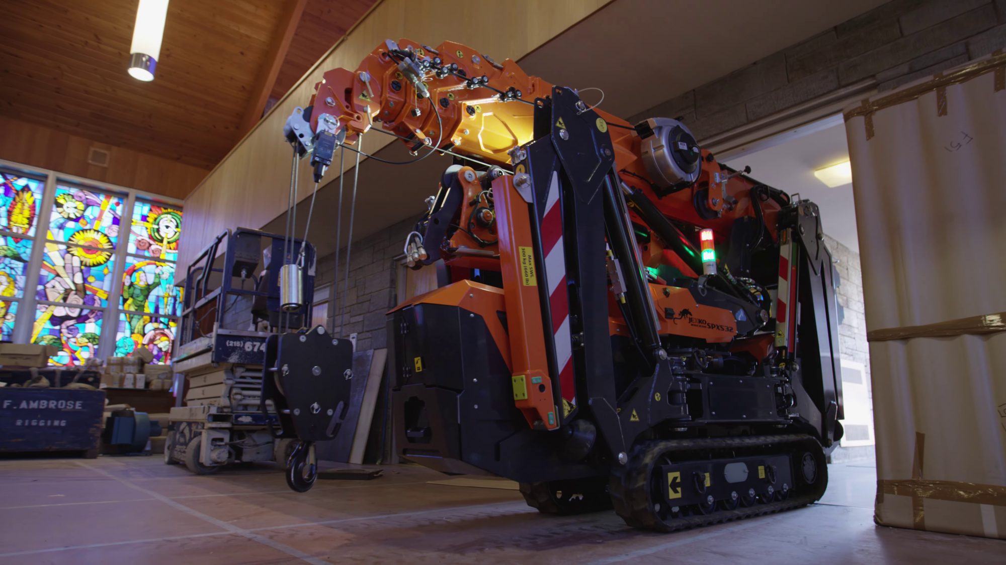 Installation of a pipe organ in the USA - Jekko