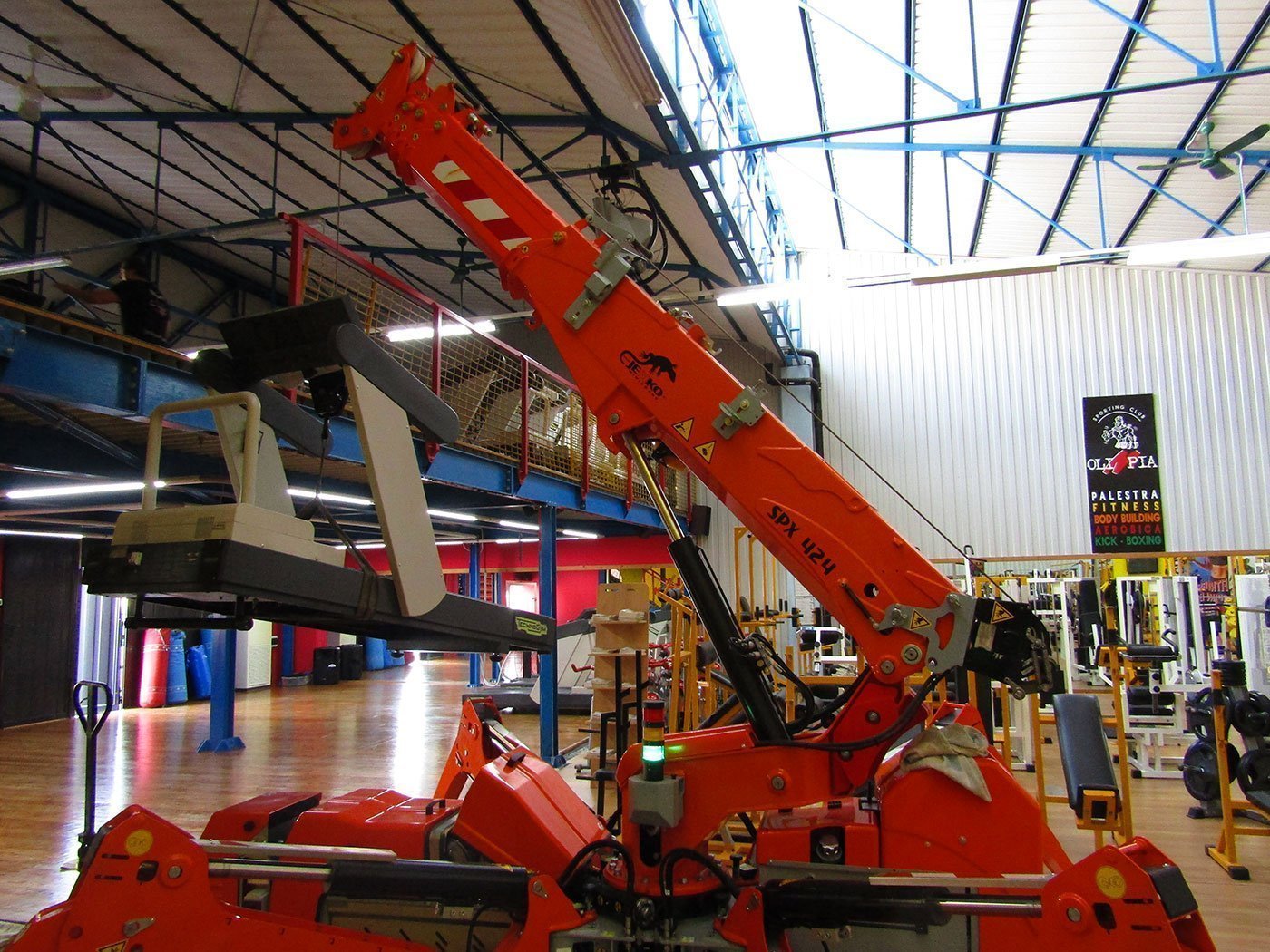 Sports equipment handling in a gym - Jekko