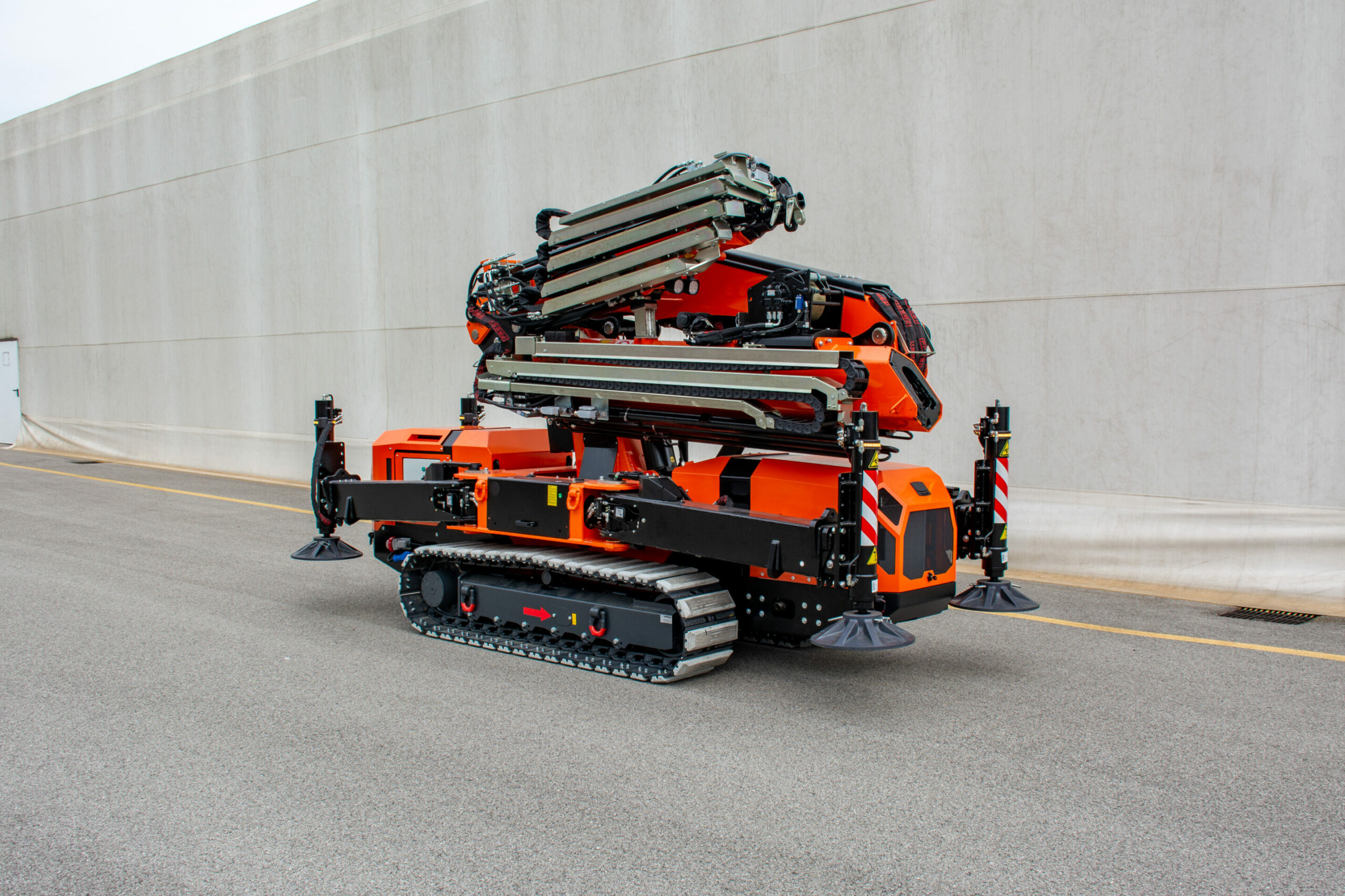 Jekko unveils JF235: the mini crane featuring a revolutionary potential ...